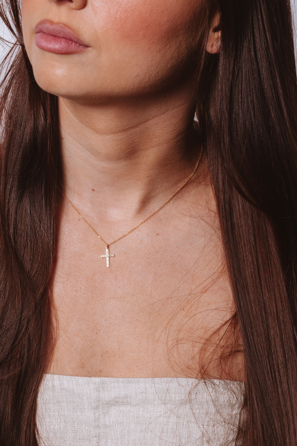 Levi Cross Necklace – Set & Stones